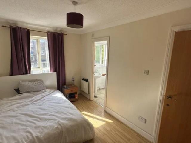 Room at Plough Way, Greater London