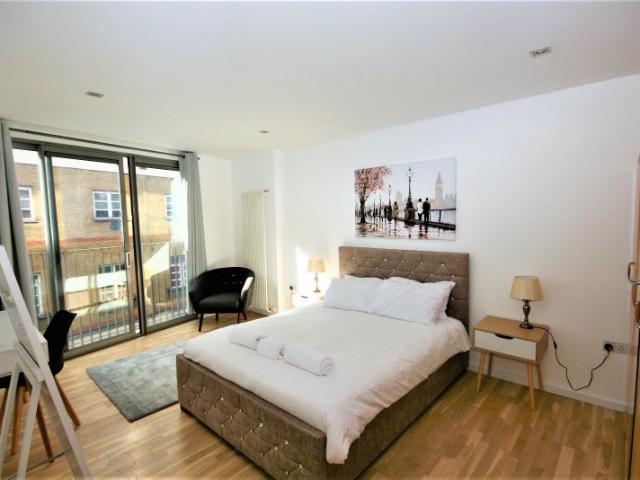 Room at Plumbers Row, Greater London