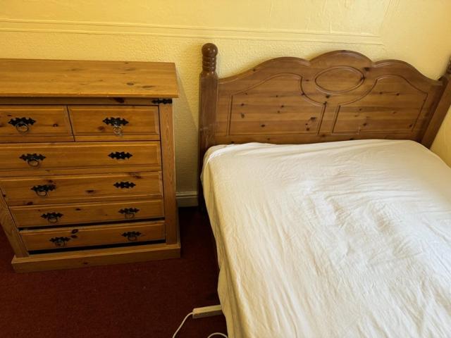 Room at Plumpton Place, Wakefield