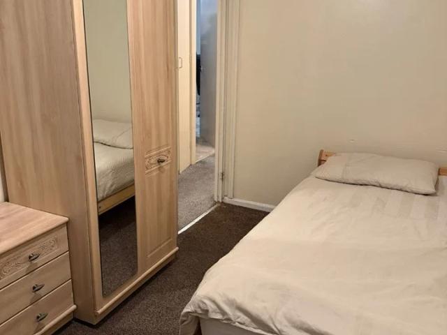 Room at Plymouth Grove, Manchester