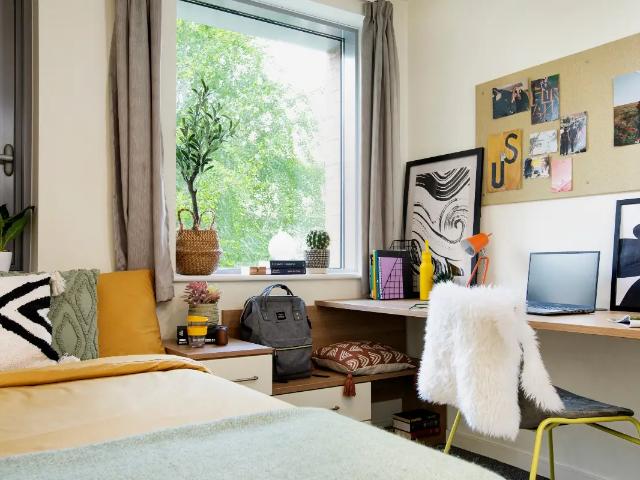 Room at Pocock Street, Greater London