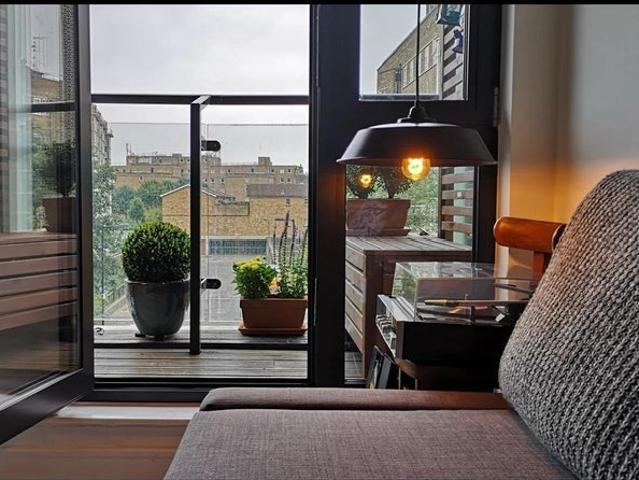 Room at Pocock Street, Greater London