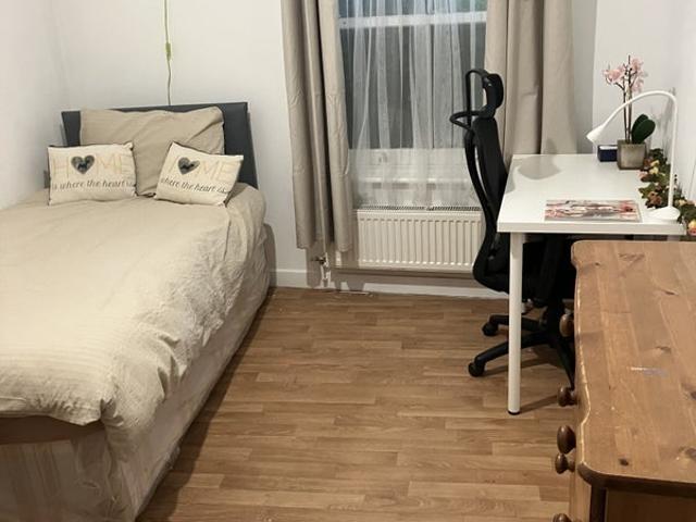 Room at Poet's Road, Greater London