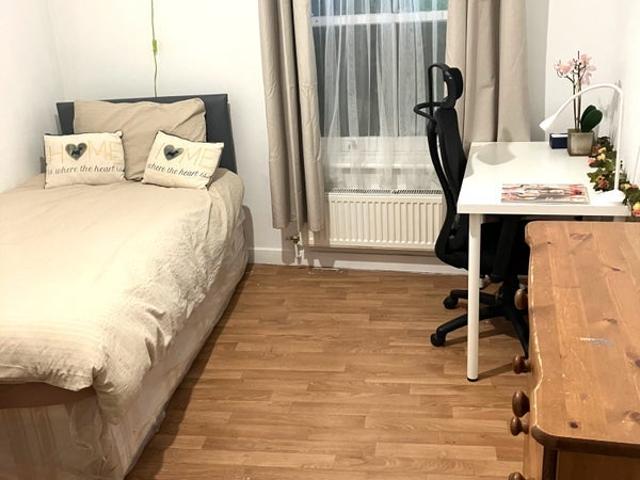 Room at Poet's Road, Greater London