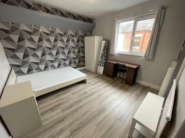 Room at Pool Road, Leicester