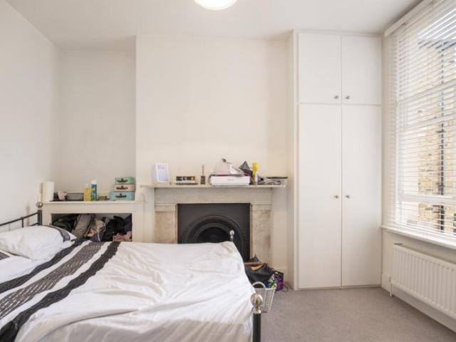 Room at Poole Road, Greater London