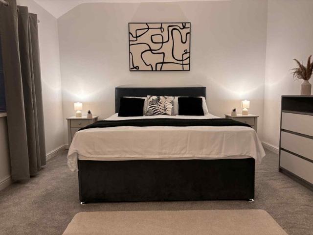 Room at Poole Road, Leeds