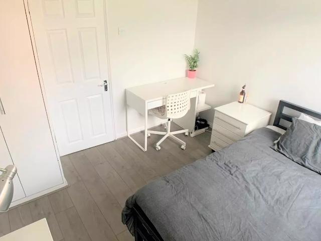 Room at Pomeroy Street, Greater London