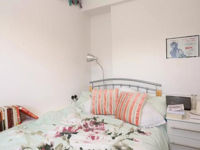 Room at Pomeroy Street, Greater London