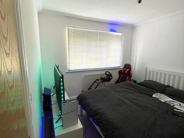 Room at Pondtail Park, Horsham