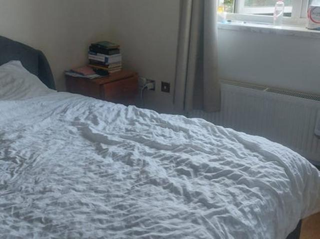 Room at Pontefract Road, Greater London