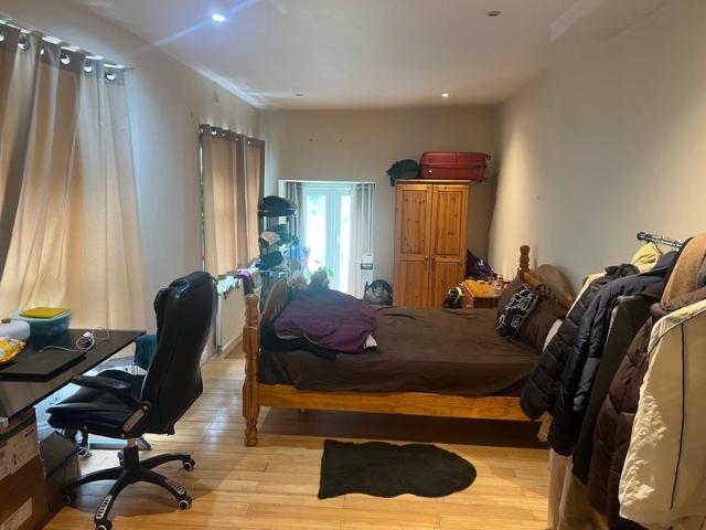 Room at Poplar Avenue, Birmingham