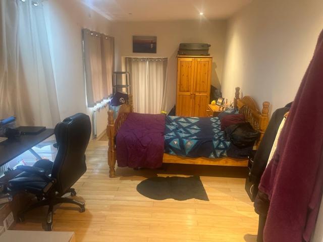 Room at Poplar Avenue, Birmingham