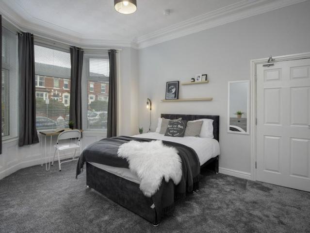 Room at Poplar Avenue, Blackpool