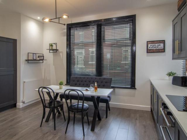 Room at Poplar Avenue, Blackpool