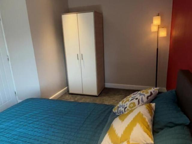 Room at Poplar Avenue, Oldham