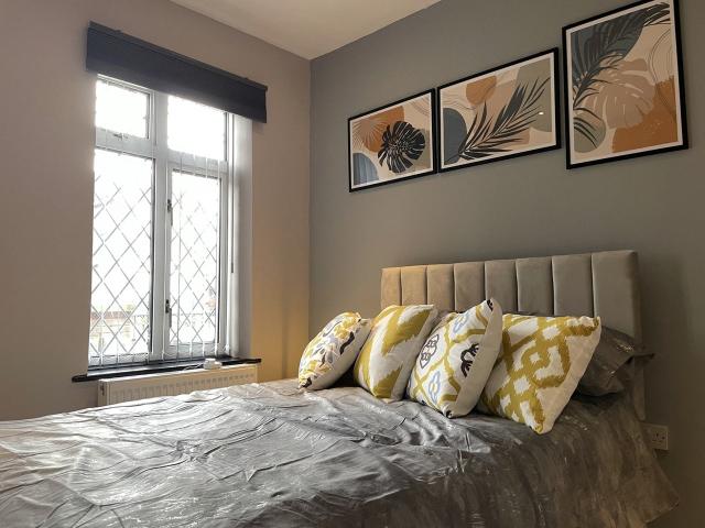 Room at Poplar Avenue, Oldham