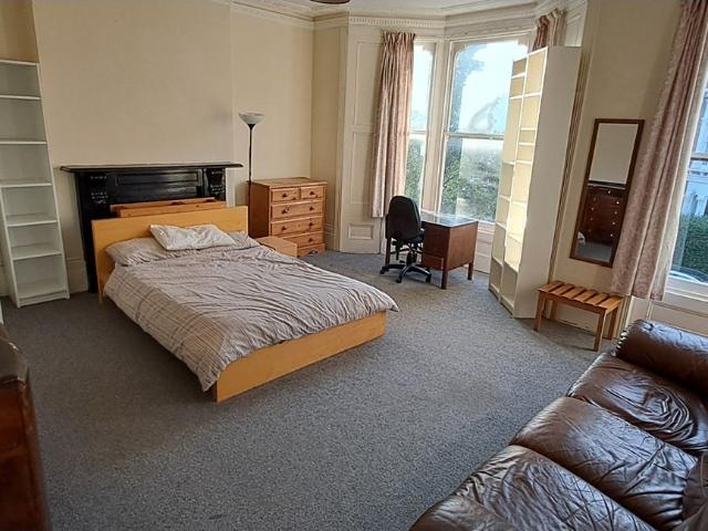 Room at Poplar Grove, Greater London