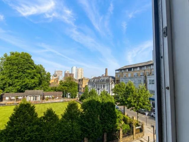 Room at Poplar High Street, Greater London