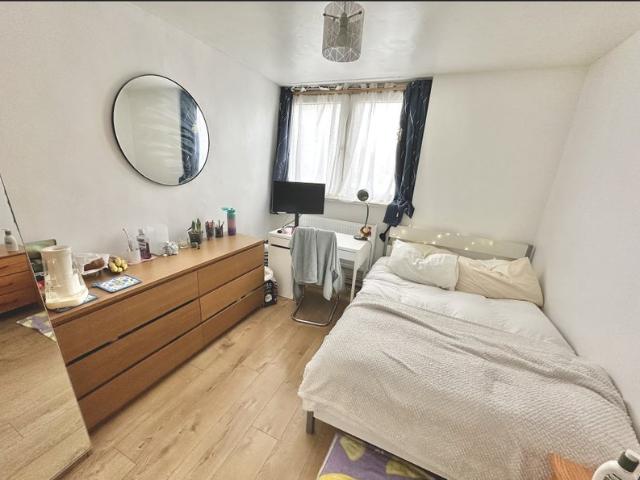 Room at Poplar High Street, Greater London