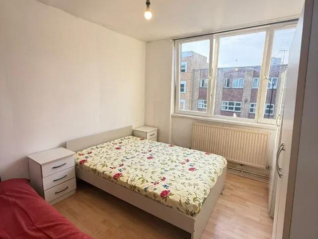 Room at Poplar High Street, Greater London