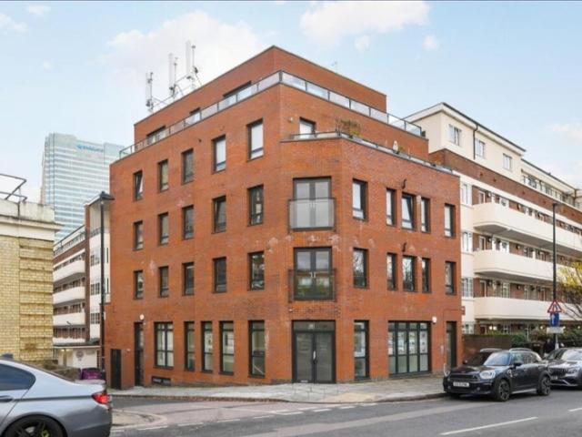 Room at Poplar High Street, Greater London