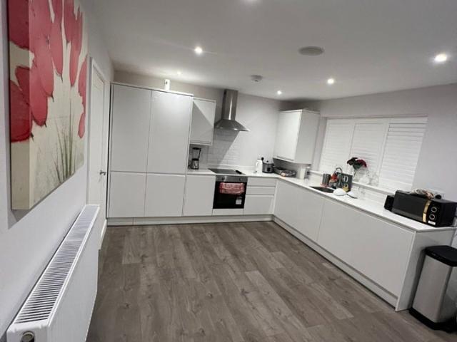 Room at Poplar Road, Strood