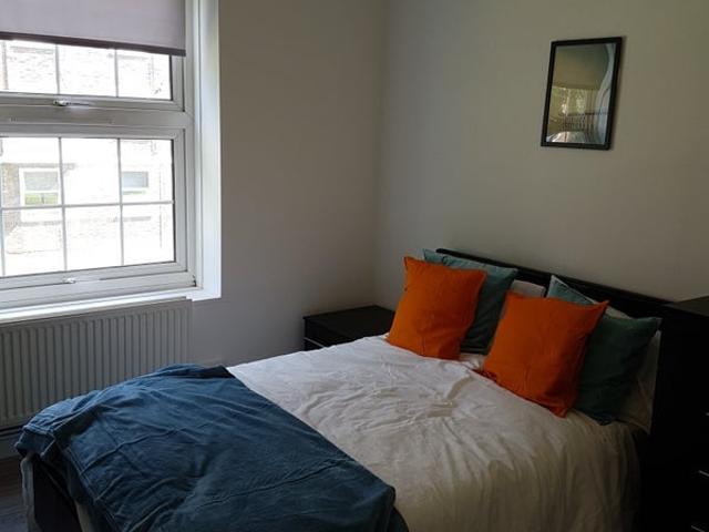 Room at Portland Avenue, Greater London