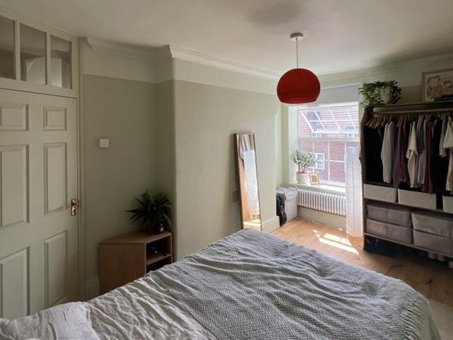 Room at Portland Avenue, Greater London