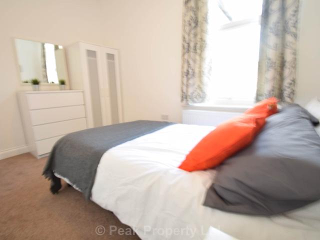 Room at Portland Avenue, Southend on Sea