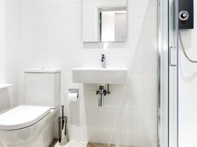 Room at Portland Rise, Greater London