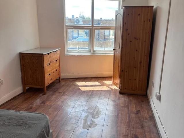 Room at Portland Road, Greater London