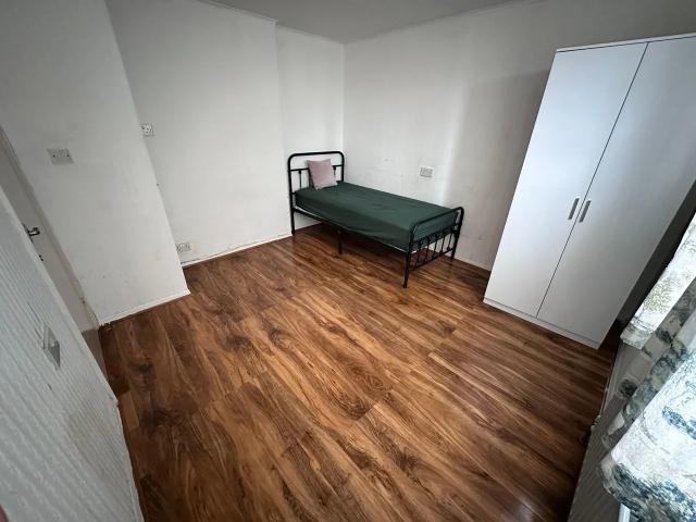 Room at Portland Road, Greater London