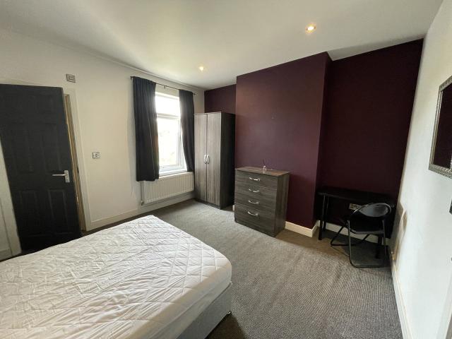 Room at Portland Road, Nottingham