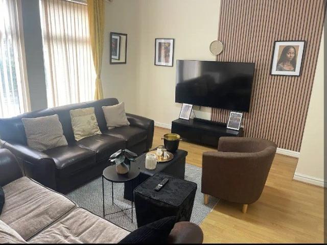 Room at Portland Road, Trafford