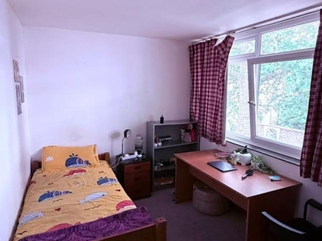 Room at Portland Street, Bristol
