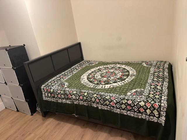 Room at Portsmouth Road, Elmbridge