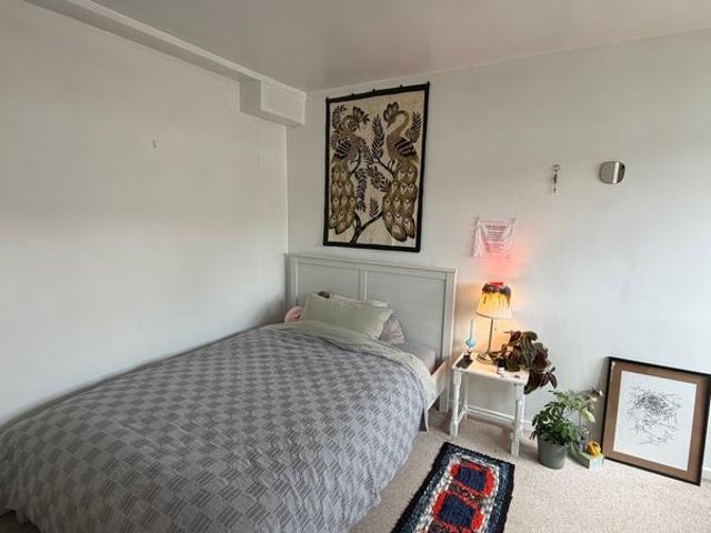 Room at Pownall Road, Greater London