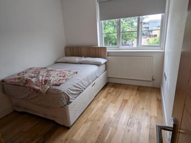 Room at Powys Lane, Greater London