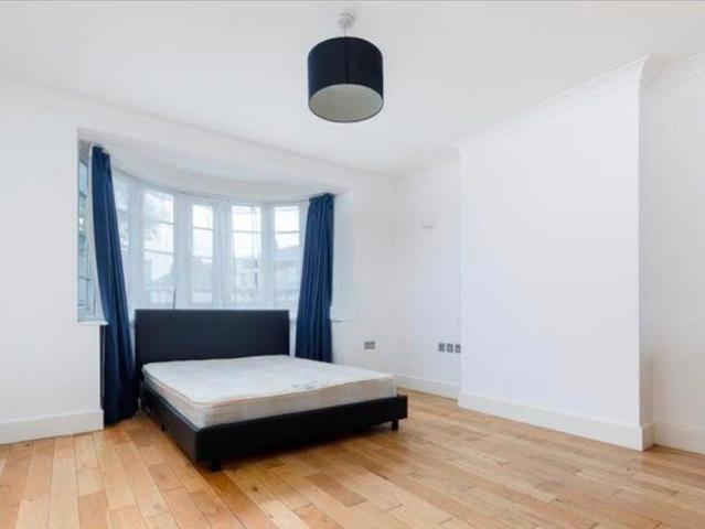 Room at Powys Lane, Greater London