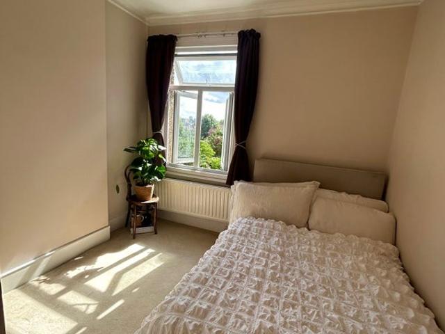 Room at Powys Lane, Greater London