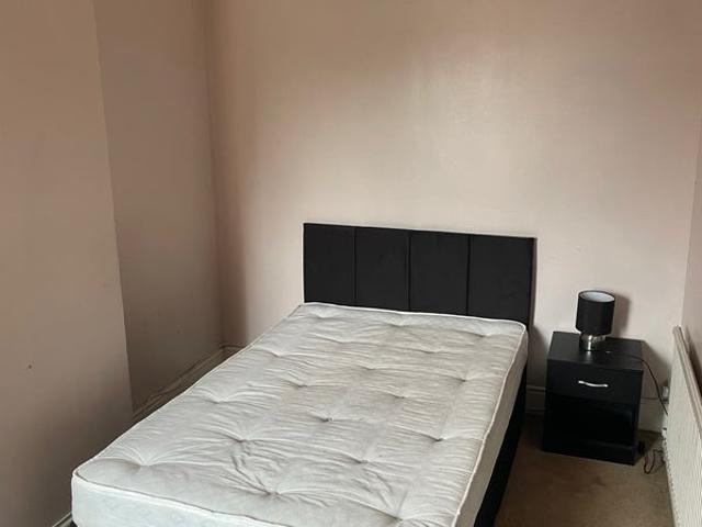 Room at Potter Street, Bassetlaw