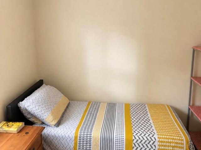 Room at Potters Hollow, Nottingham