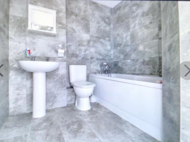 Room at Potters Hollow, Nottingham