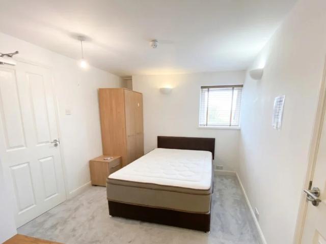 Room at Poynders Hill, Dacorum