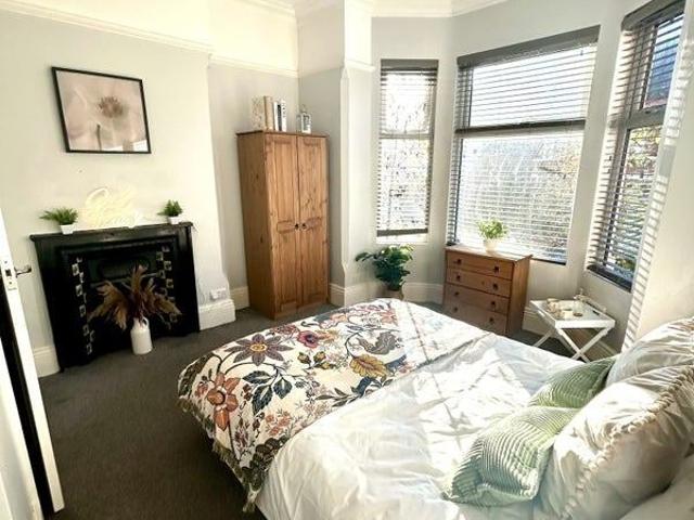 Room at Premier Road, Nottingham