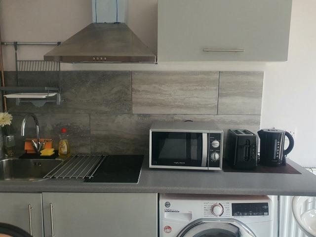 Room at Prestwick Road, Watford