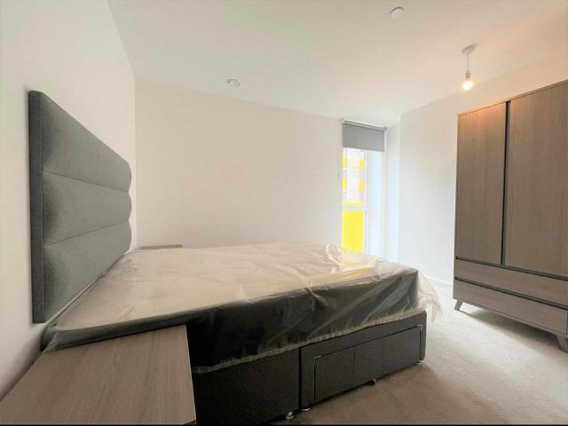 Room at Pressing Lane, Greater London