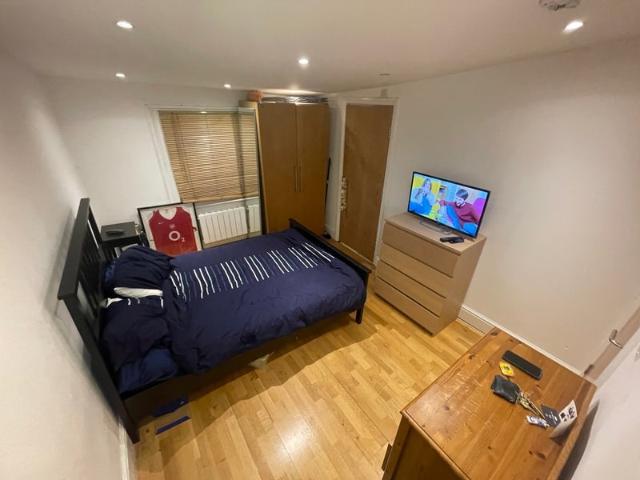 Room at Primrose Gardens, Greater London