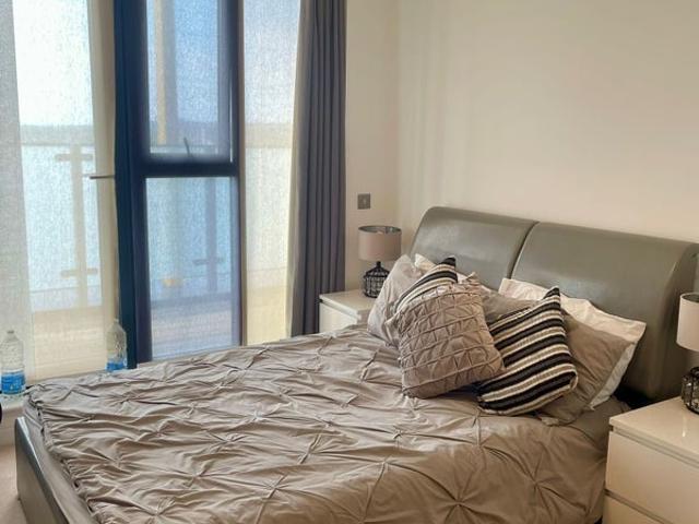 Room at Prince George's Road, Greater London